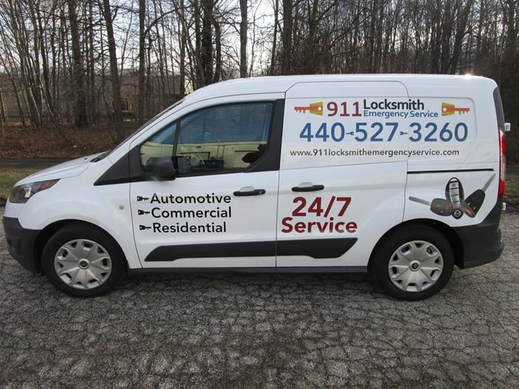 Truck Lettering And Truck Decals Stand Out For 911 Locksmith Emergency ...