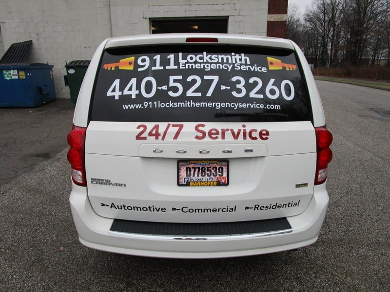 Truck Lettering And Truck Decals Stand Out For 911 Locksmith Emergency ...